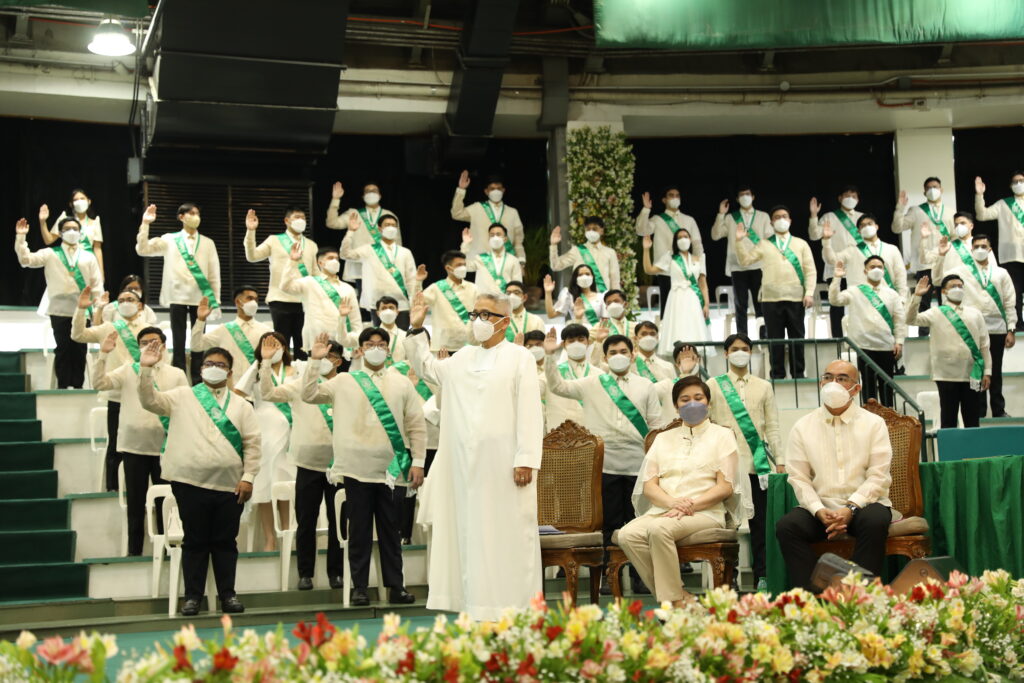 LSGH holds in-person graduation in two years | La Salle Green Hills
