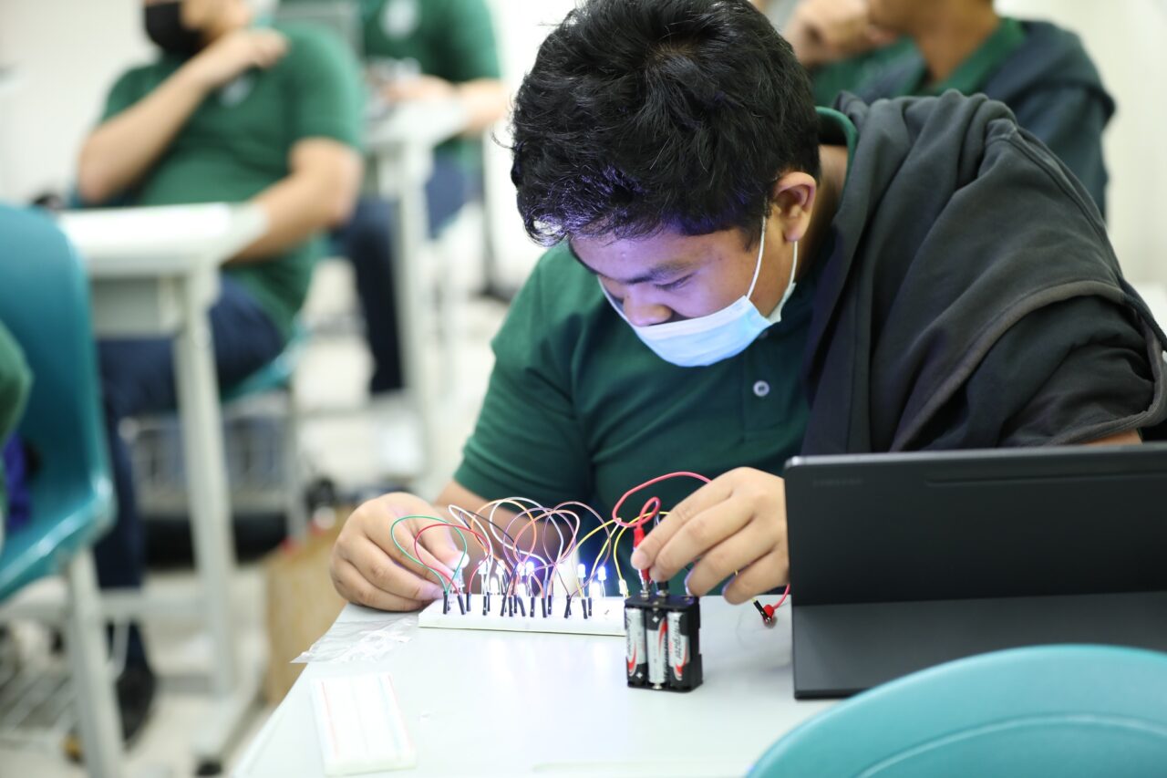 Be the changemaker with STEM! | La Salle Green Hills